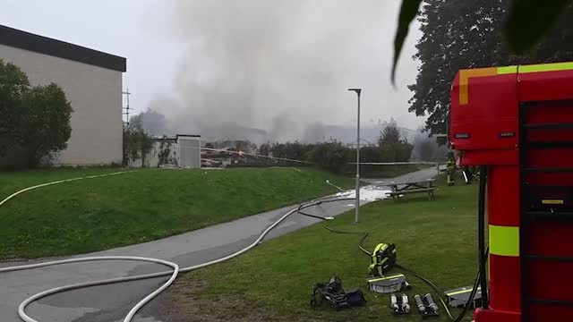 Radhuslänga totalförstörd – åtta hem nedbrunna | TV | Nyheter24